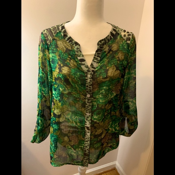 fig and flower | Tops | Fig Flower Green Animal Print Top Xl | Poshmark